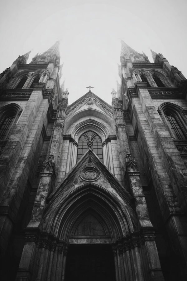 12 Gothic Architecture Ideas to Inspire Your Dark Aesthetic